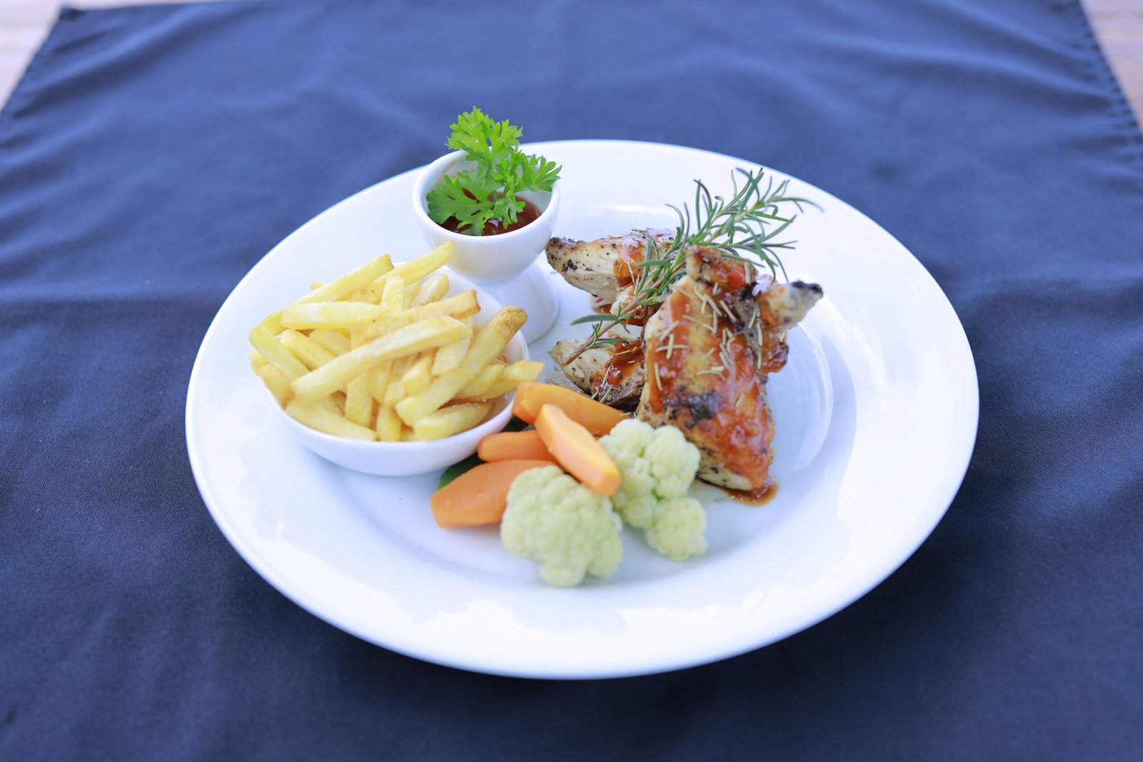 The Restaurant - Melheim Resorts