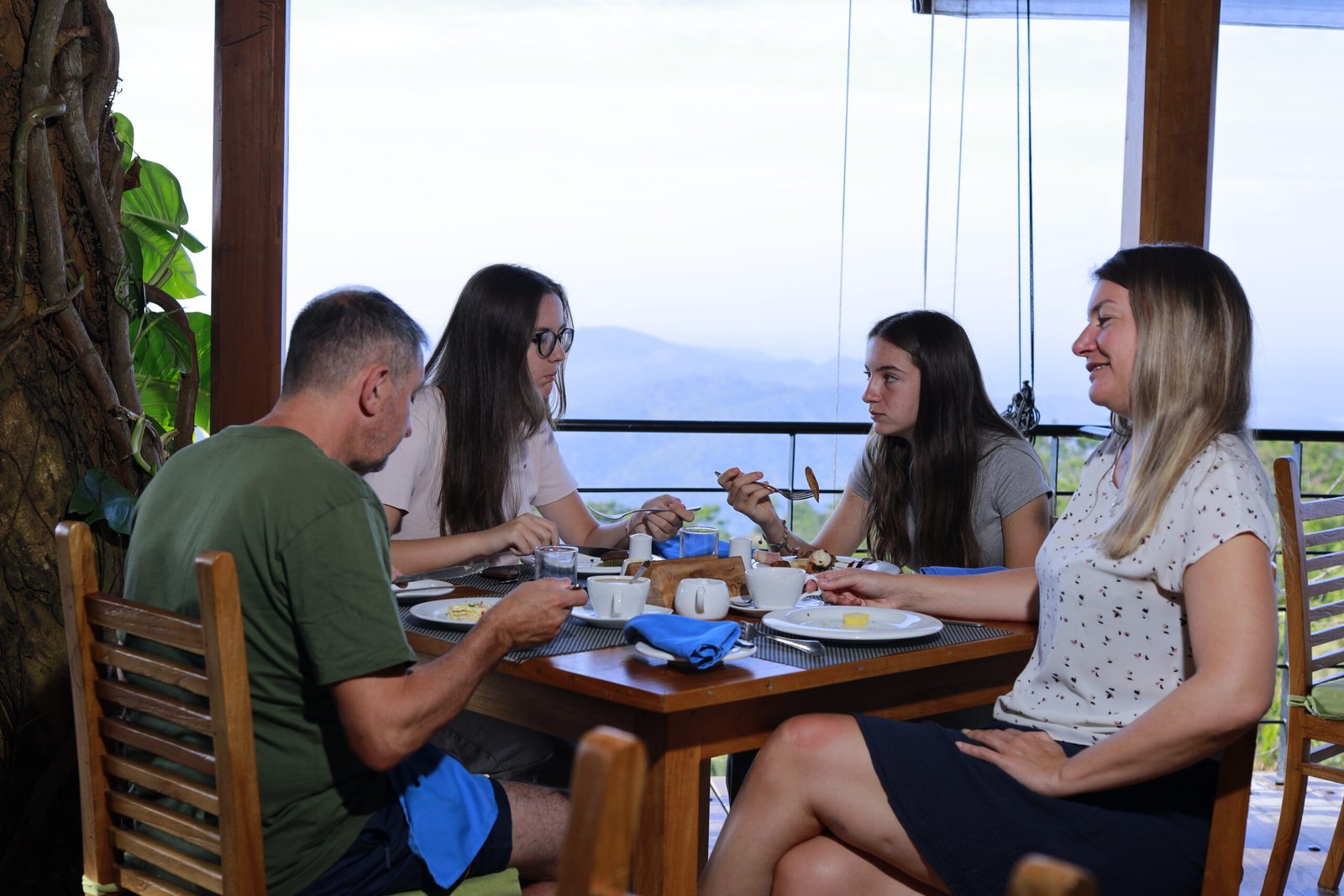 The Restaurant - Melheim Resorts